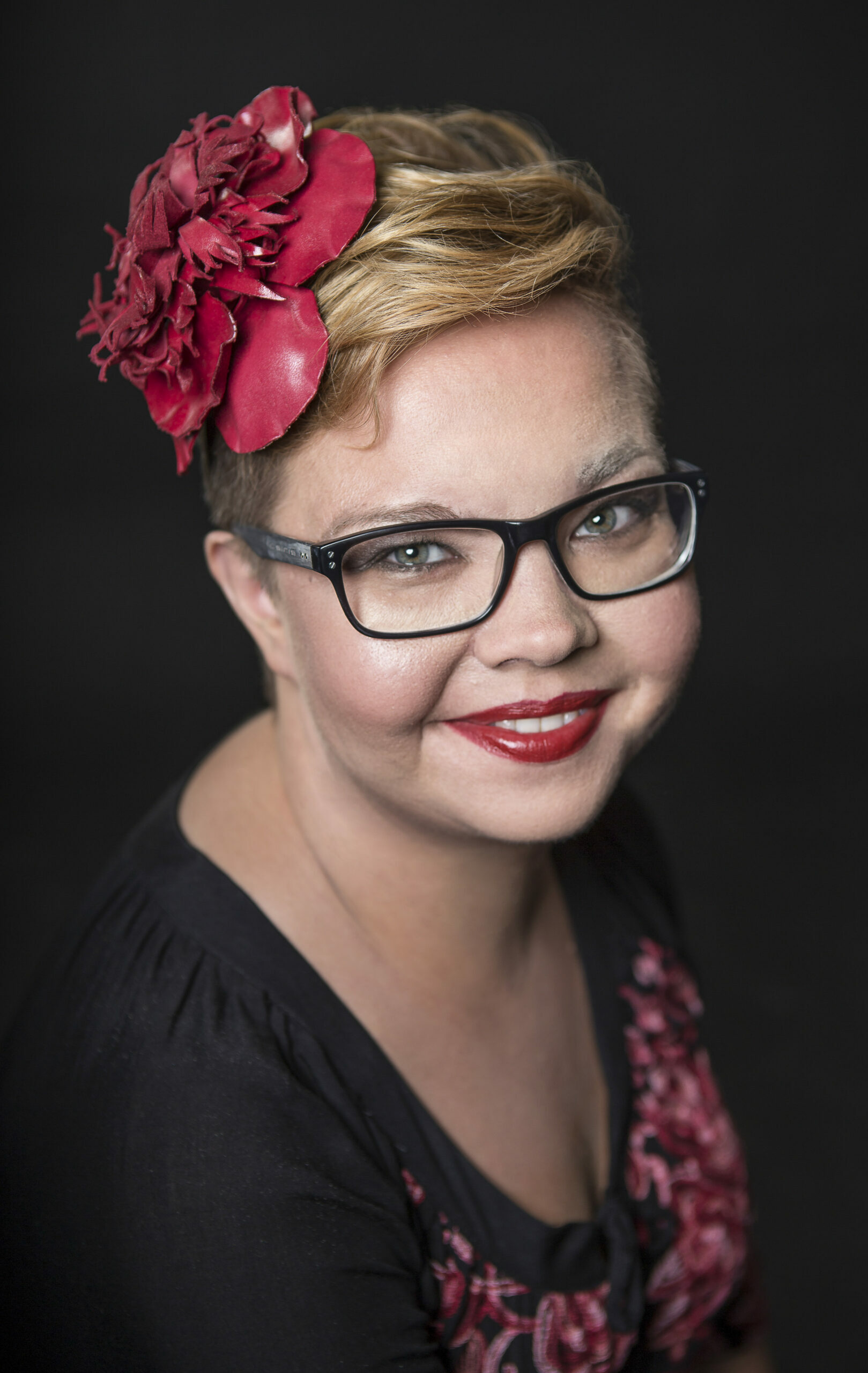 Salla Simukka: In the Dark I Can Be Yours – FILI